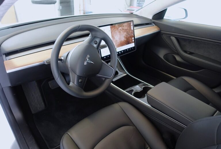 » Where Is The Speedometer on Tesla Model 3?